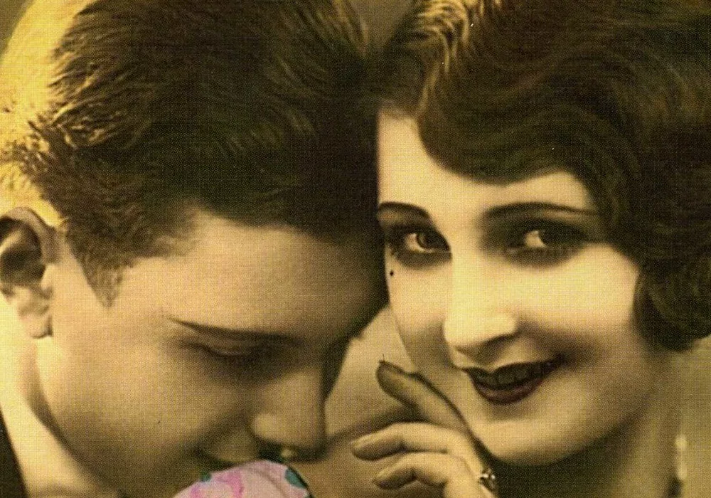 Tips for successful first dates - Drawing Down The Moon